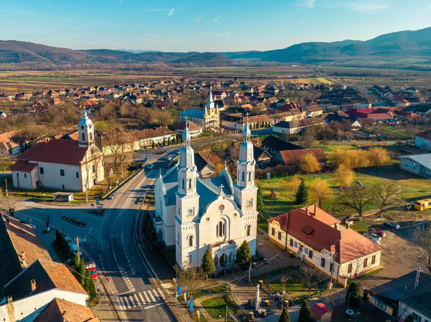 Comuna din România în care oamenii plătesc facturi mai mici la energie ...