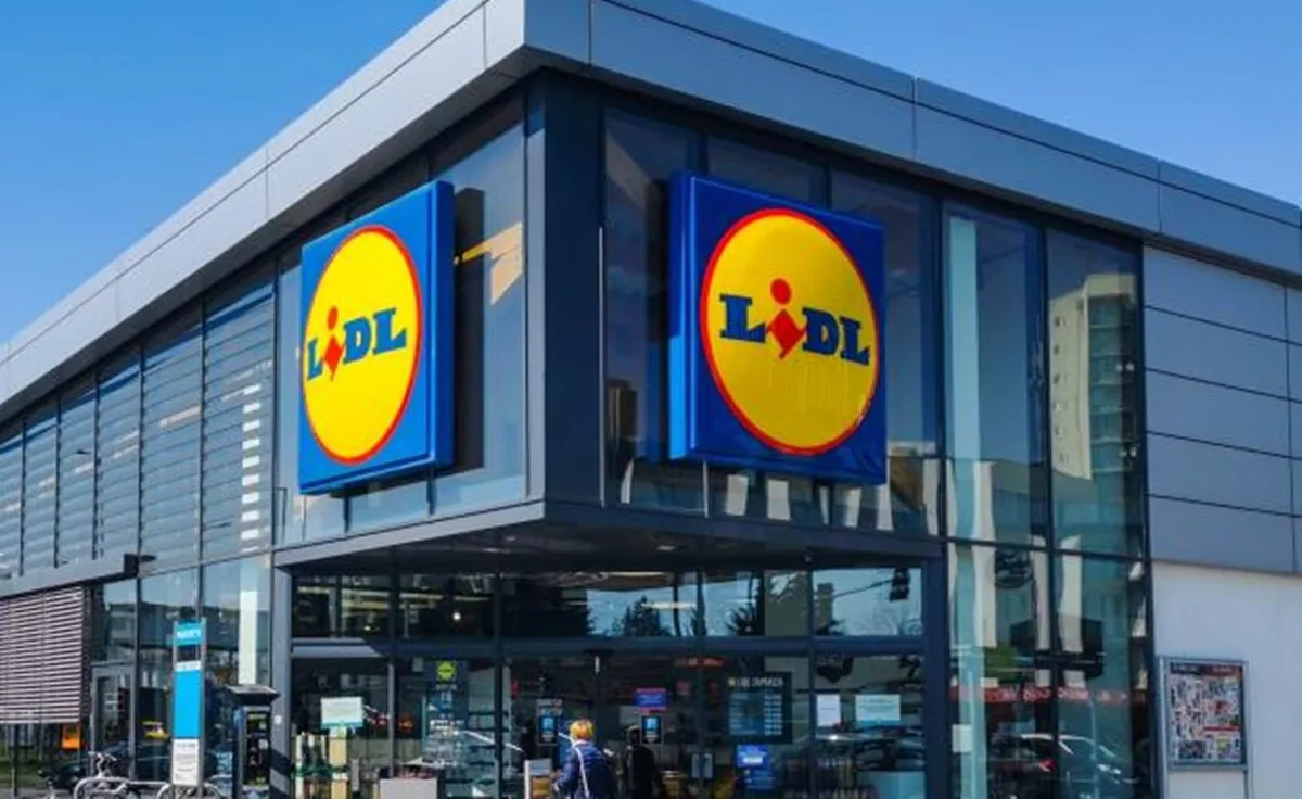 Păcăleala de la Lidl observată de clienţi. Magazinul copiază produse ...