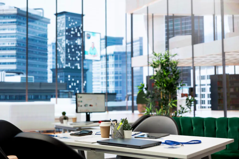 Firmele fără angajați au invadat un județ al României. Care este, de ...