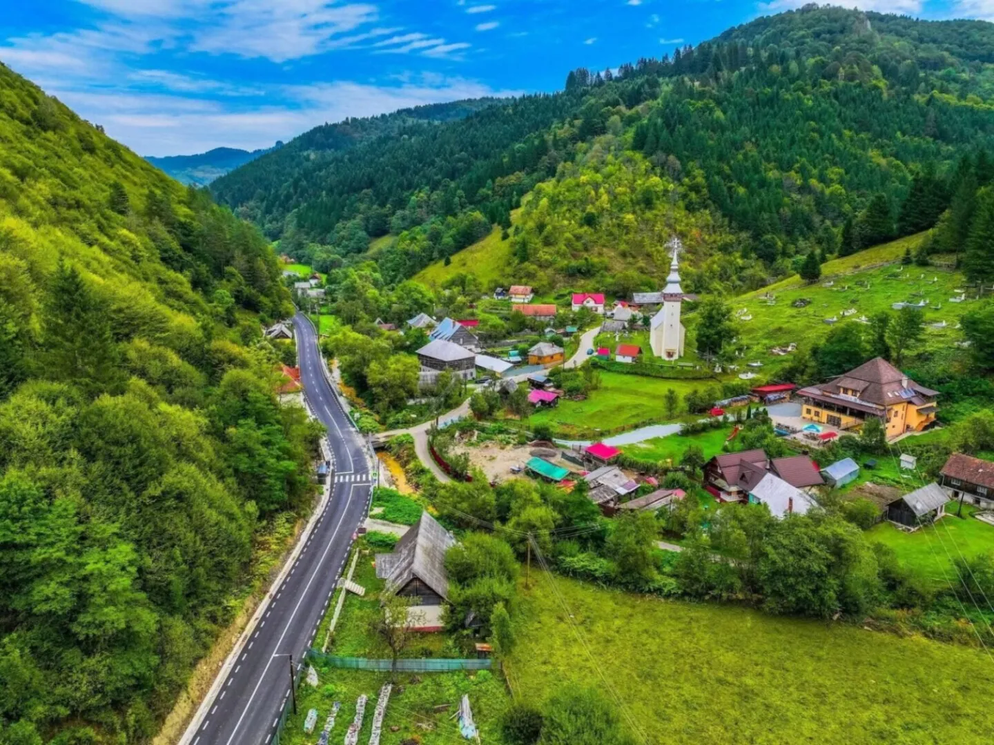 Minunile de pe Transapuseana, drumul mai spectaculos decât ...