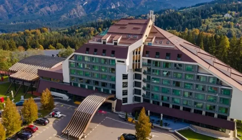 Moartea care a lăsat Hotelul Orizont din Predeal fără cumpărător. Va fi ...