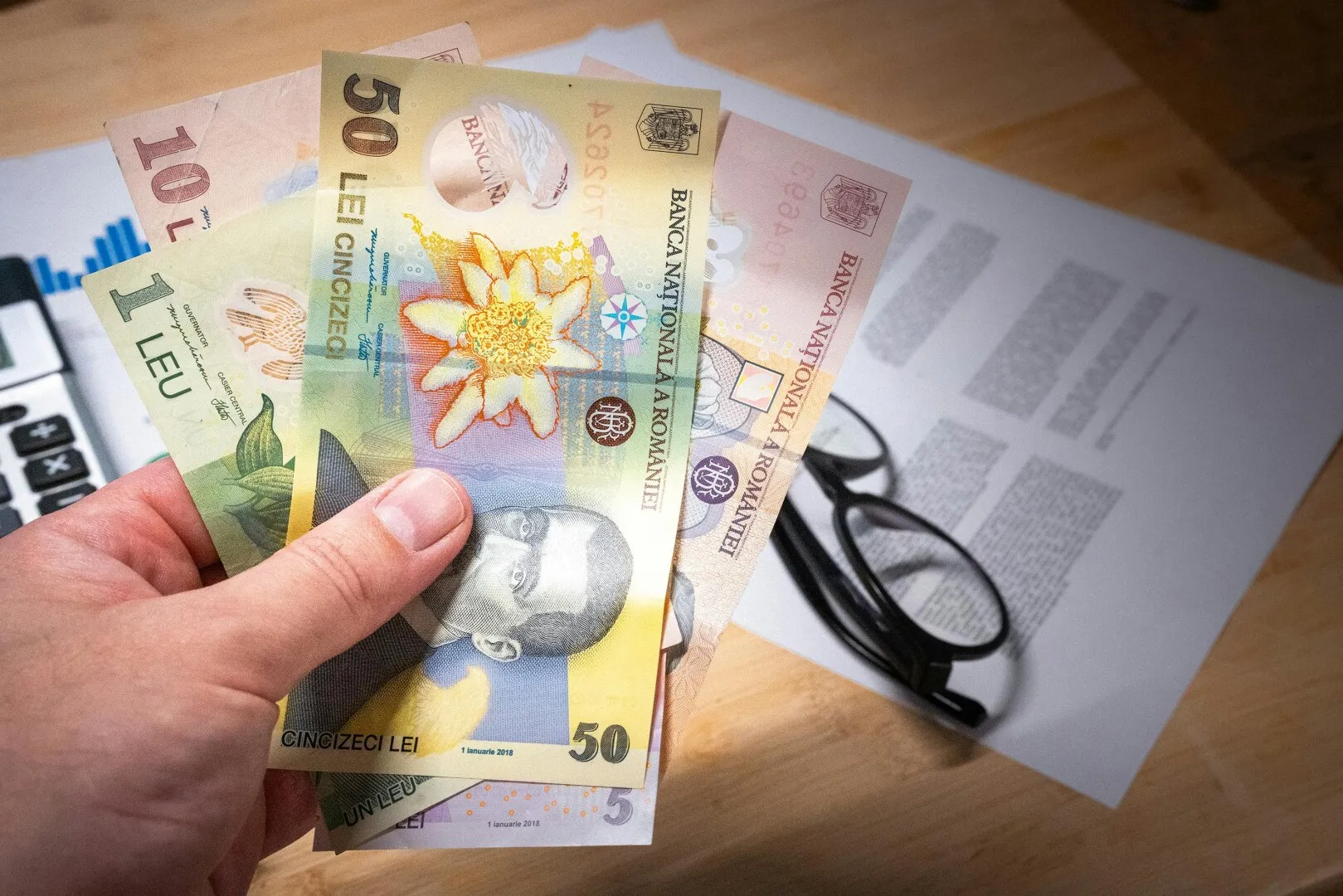 Ajutor șomaj 2026. Câți bani primești de la stat dacă nu mai ai loc de ...
